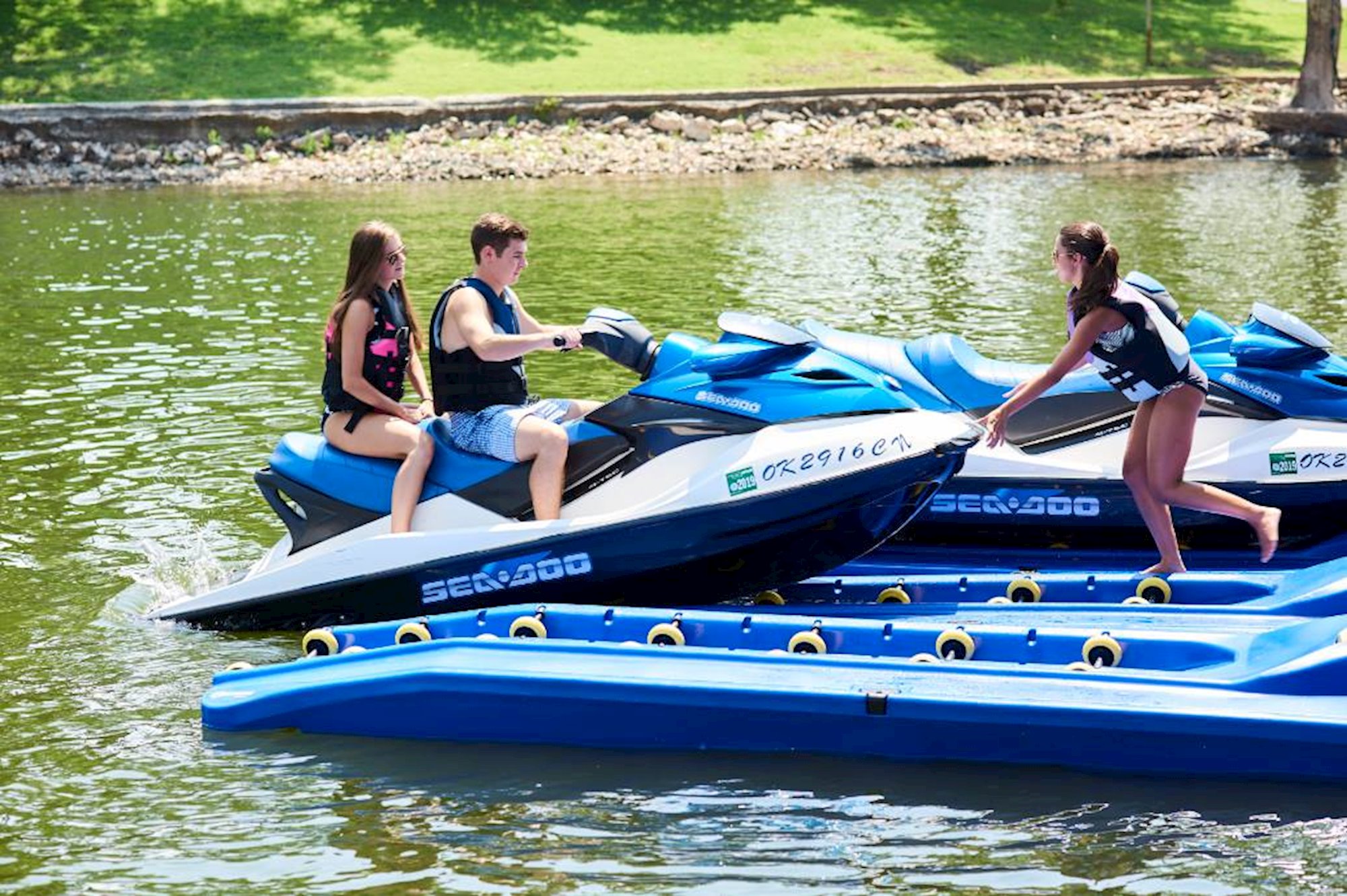 Floating Dock Jet Ski: HydroPort Extreme PWC Lift | HydroHoist
