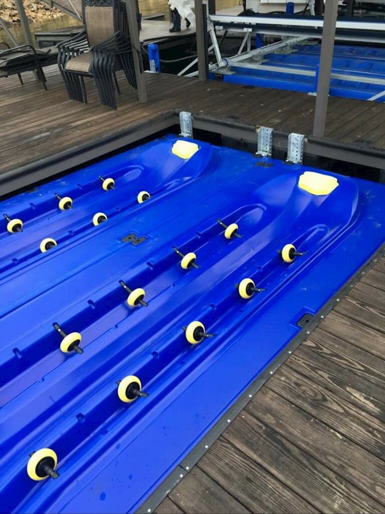 Floating Dock Jet Ski: HydroPort Extreme PWC Lift | HydroHoist