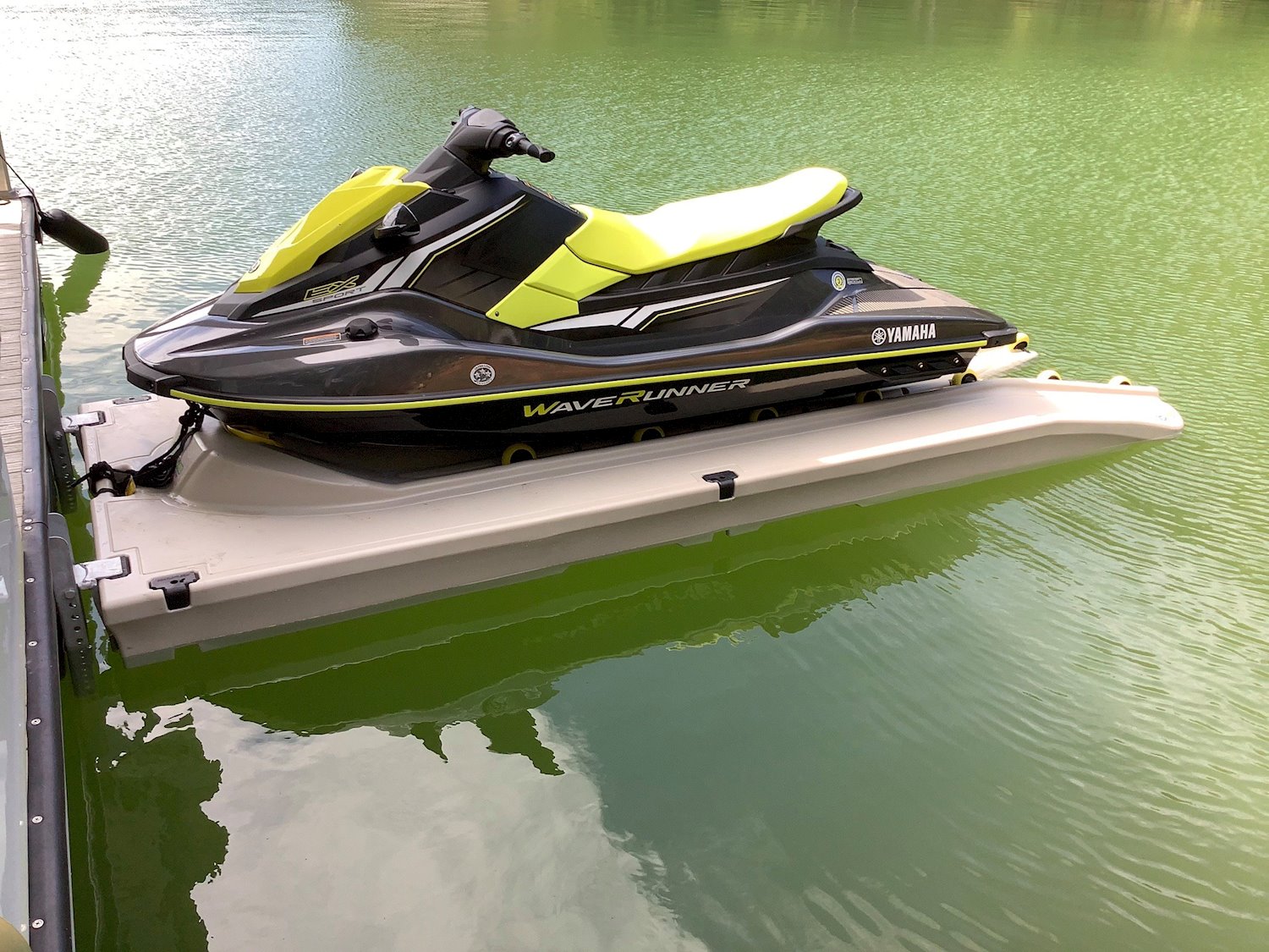 Floating Dock Jet Ski: HydroPort Extreme PWC Lift | HydroHoist